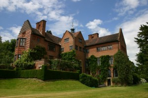 Rescue kitten moves into Winston Churchill’s old home | PBS News