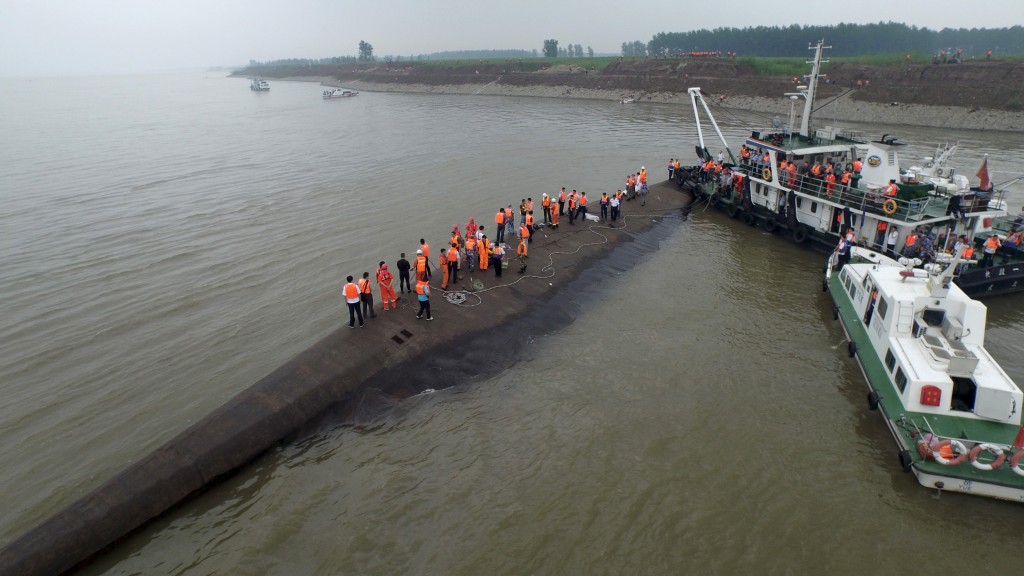 Photos: Death toll from Chinese cruise ship disaster jumps to 431 | PBS ...