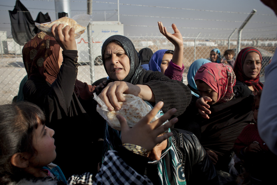 Iraqis fleeing ISIS violence face hunger, explosives hidden in their ...