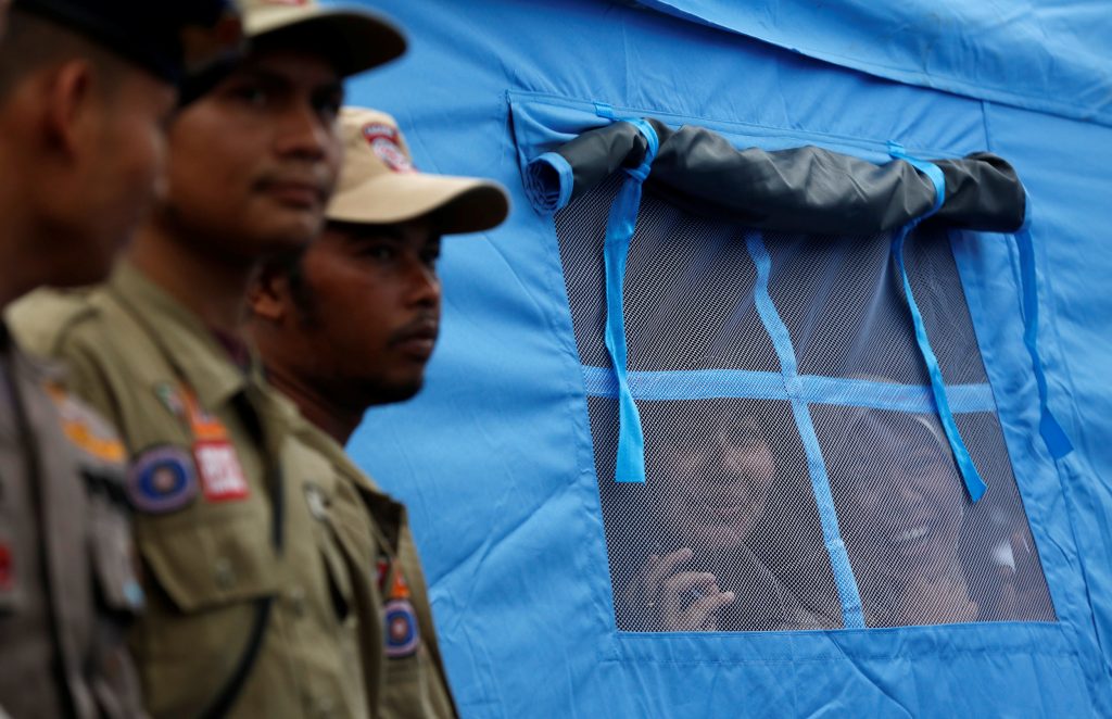 Tens of thousands homeless after Indonesian earthquake | PBS News Weekend