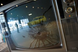 Why Elvis shot this TV (and other photos from the new Graceland ...