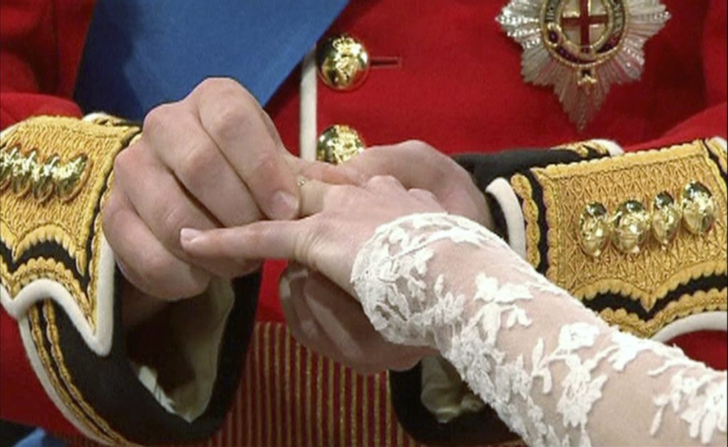PHOTOS: Relive the wedding of Prince William and Kate Middleton | PBS News