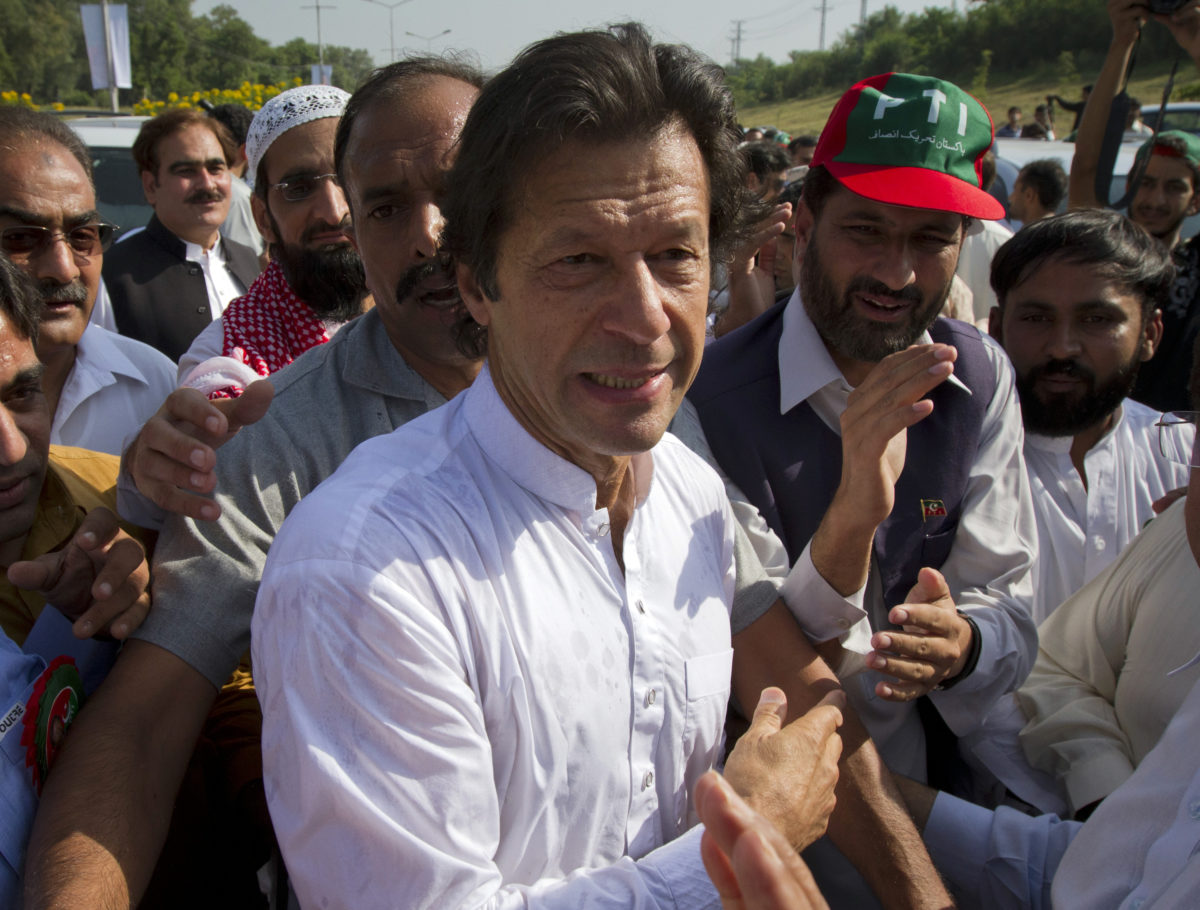 Pakistan’s Imran Khan sworn in as prime minister | PBS NewsHour