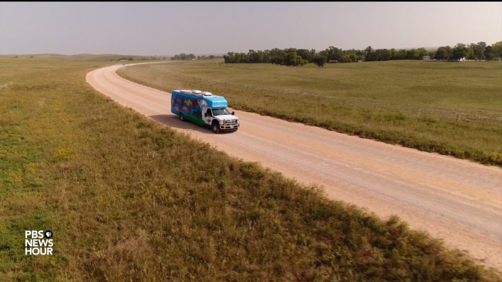 For these Native American artists, business opportunities arrive by bus ...