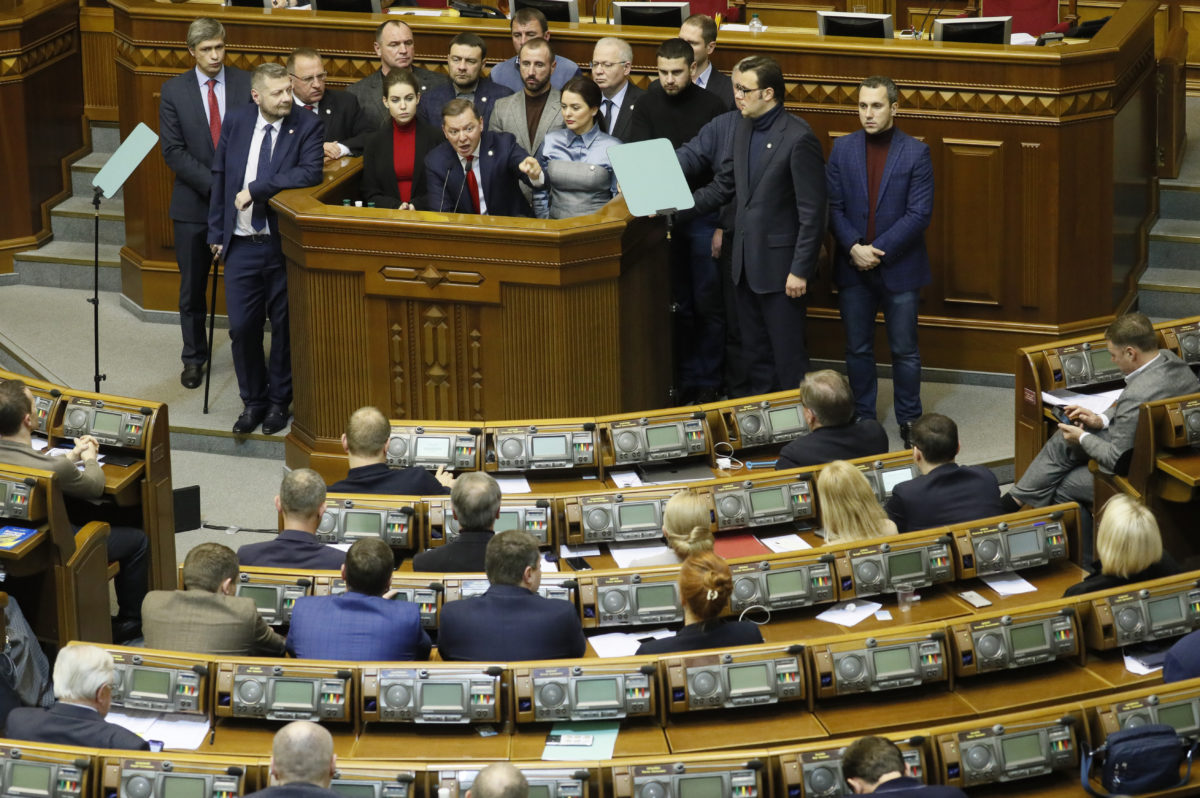 Ukrainian lawmakers vote to impose martial law in wake of standoff with ...