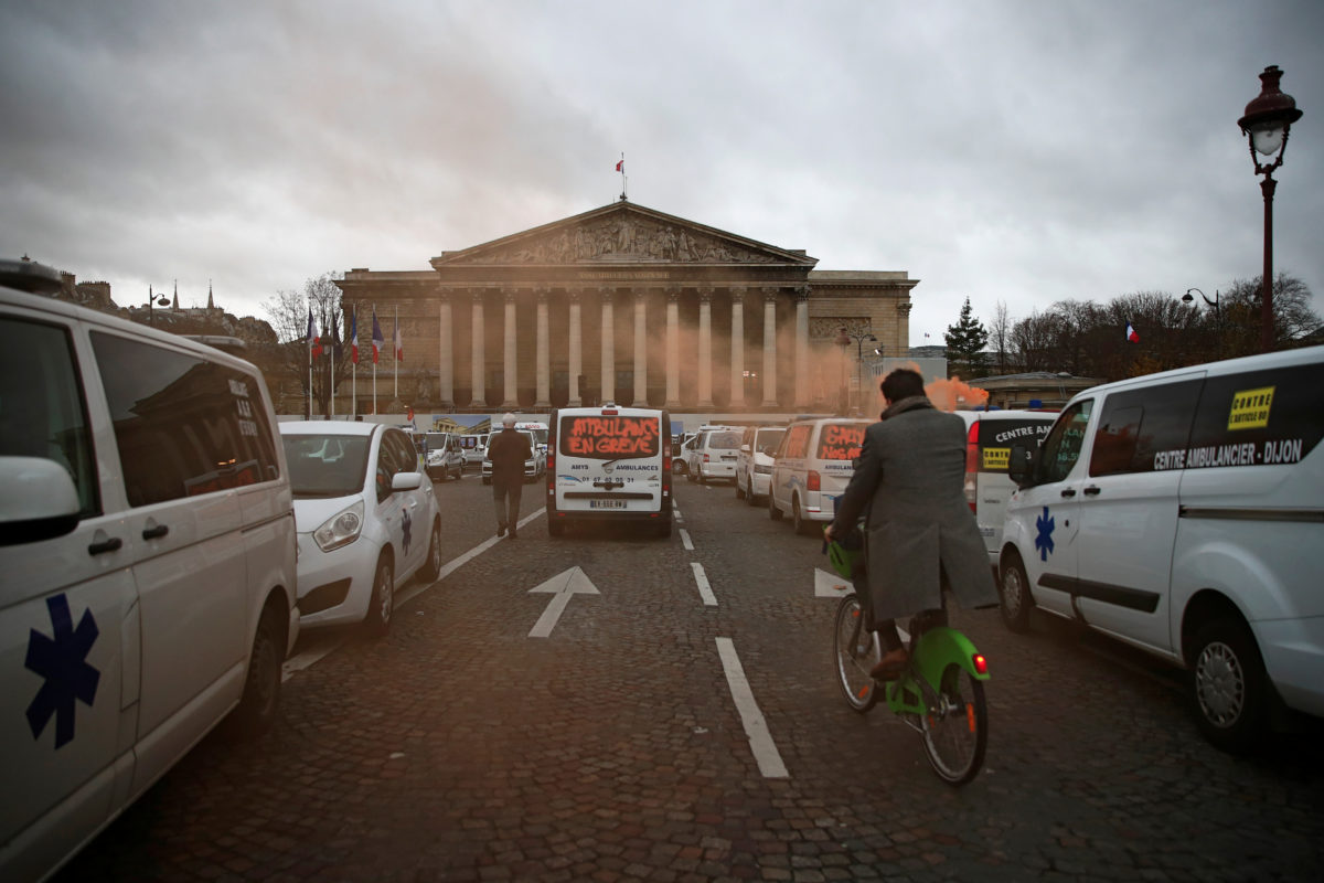 Ambulance workers and students join ‘yellow vest’ protests in France ...