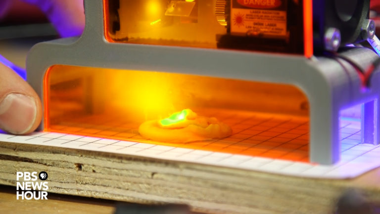 How the New York pizza slice became universal | PBS News