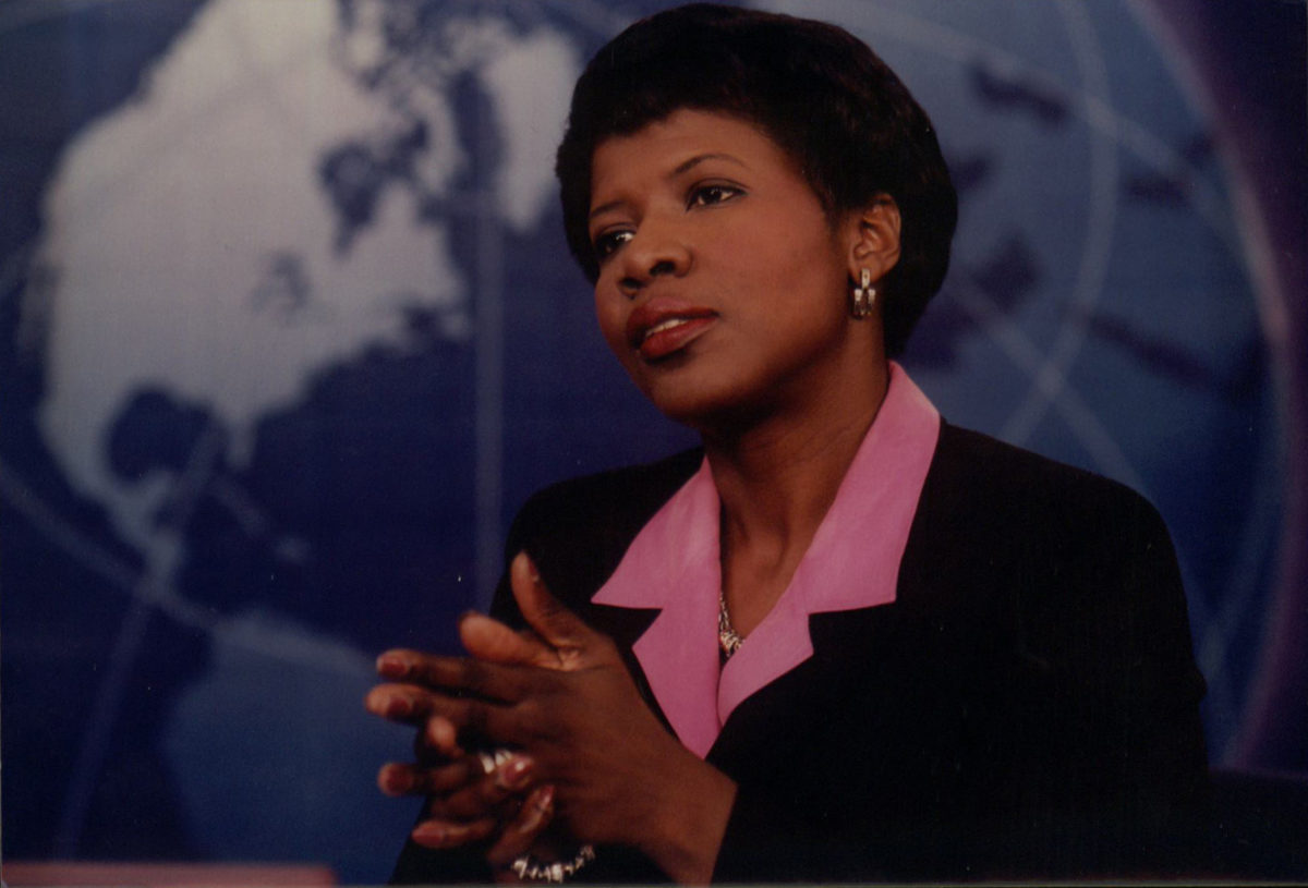 WATCH: Gwen Ifill honored in Forever stamp dedication ceremony | PBS News