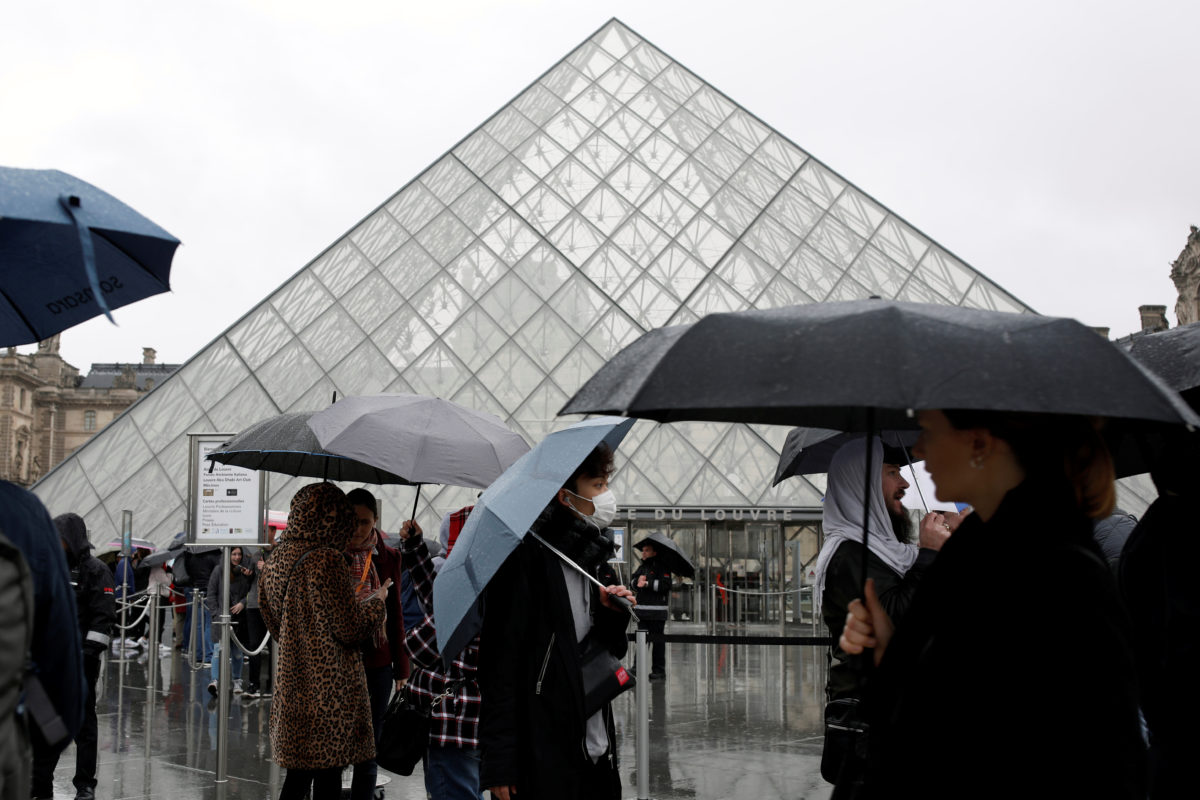 Louvre workers vote to keep museum closed amid virus fears | PBS News