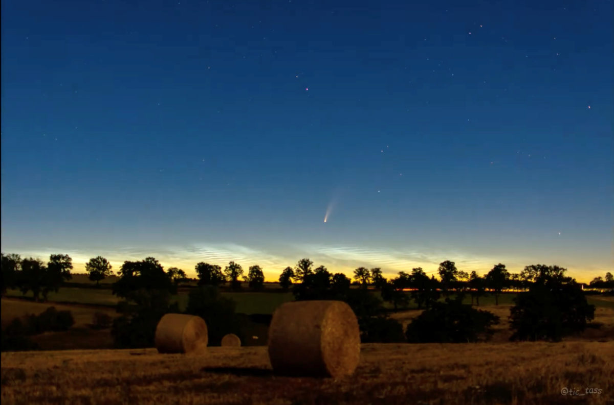 Newly discovered comet is lighting up Earth’s sky | PBS News