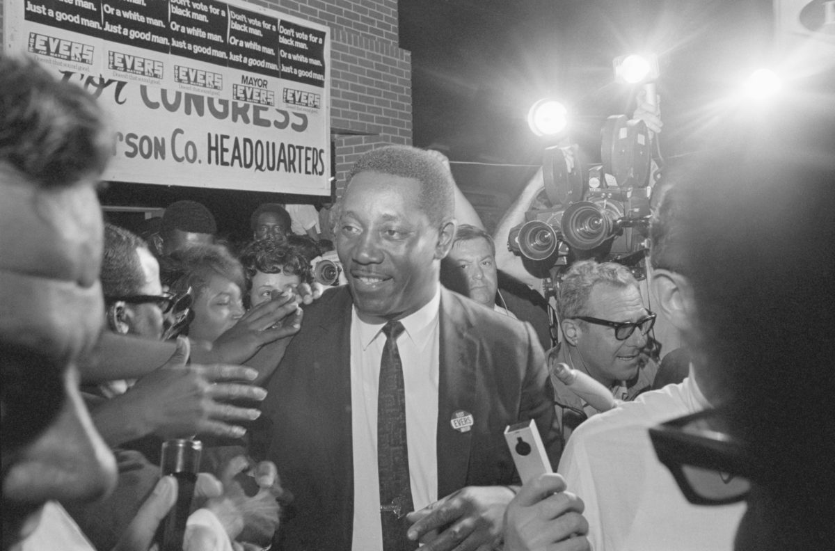 Mississippi civil rights figure Charles Evers dies | PBS News