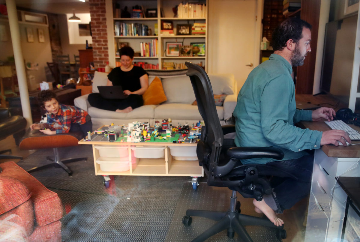 ‘This is not working.’ Parents juggling jobs and child care under COVID ...