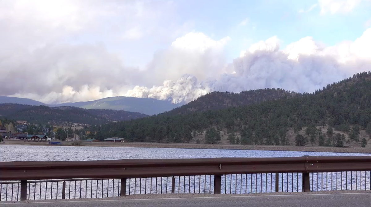 Winds push Colorado wildfire to largest in state history | PBS NewsHour
