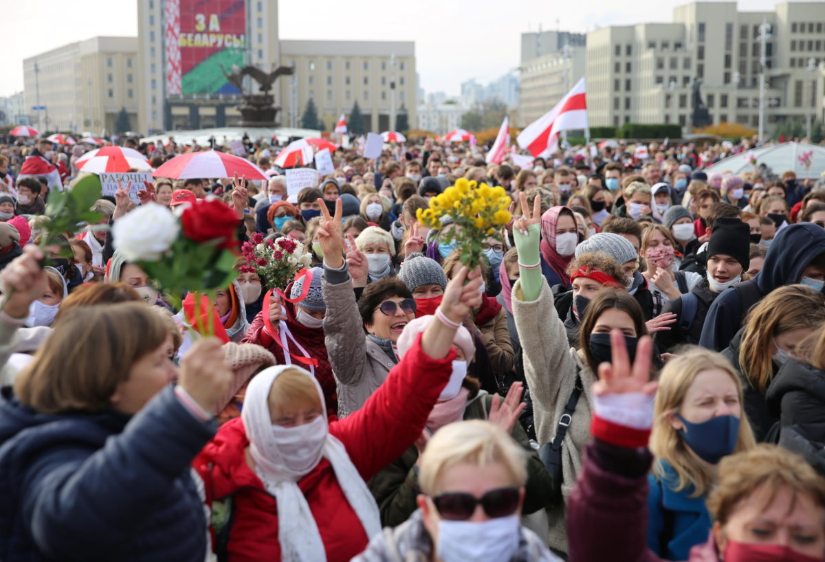 Strikers in Belarus press for authoritarian leader’s ouster | PBS NewsHour