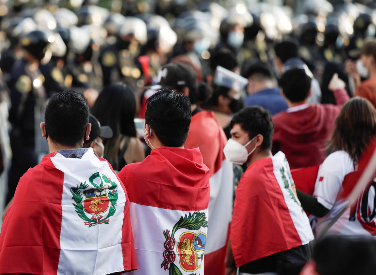 Peru in political crisis as protests push interim president to quit ...