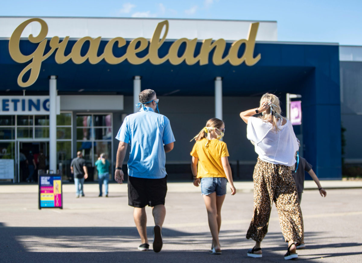 Elvis Presley’s Graceland starting live virtual tours | PBS News