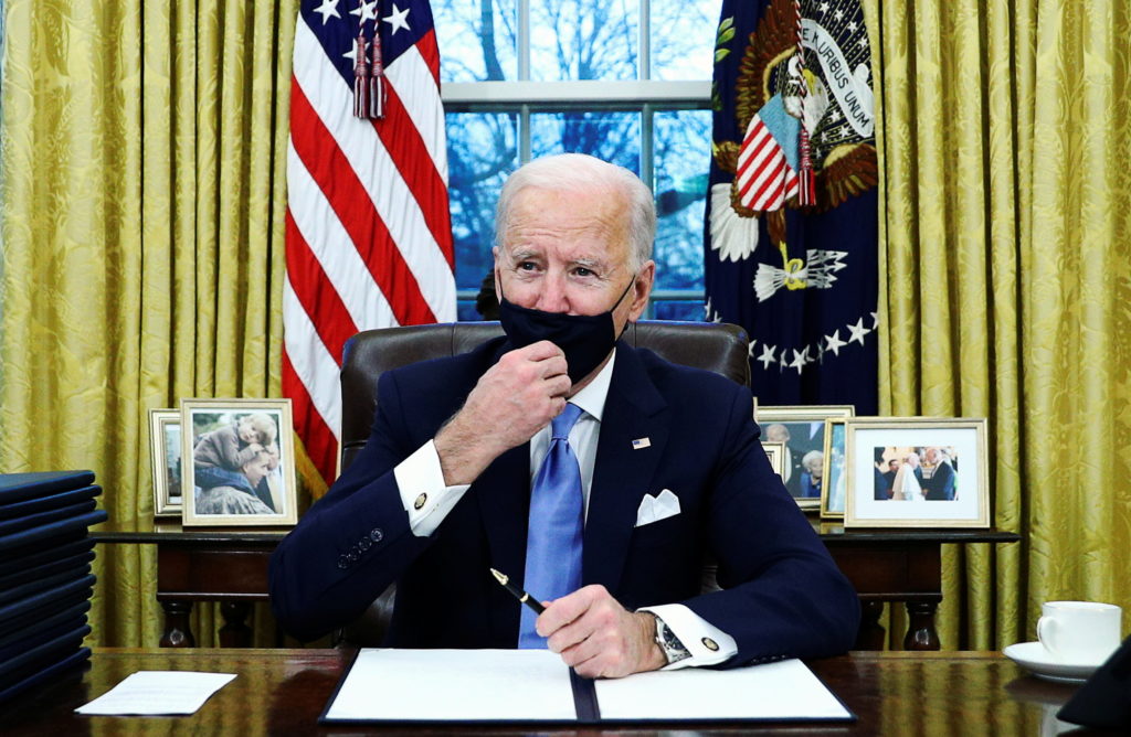 WATCH: Biden signs COVID-19 executive orders, lays out pandemic plan ...