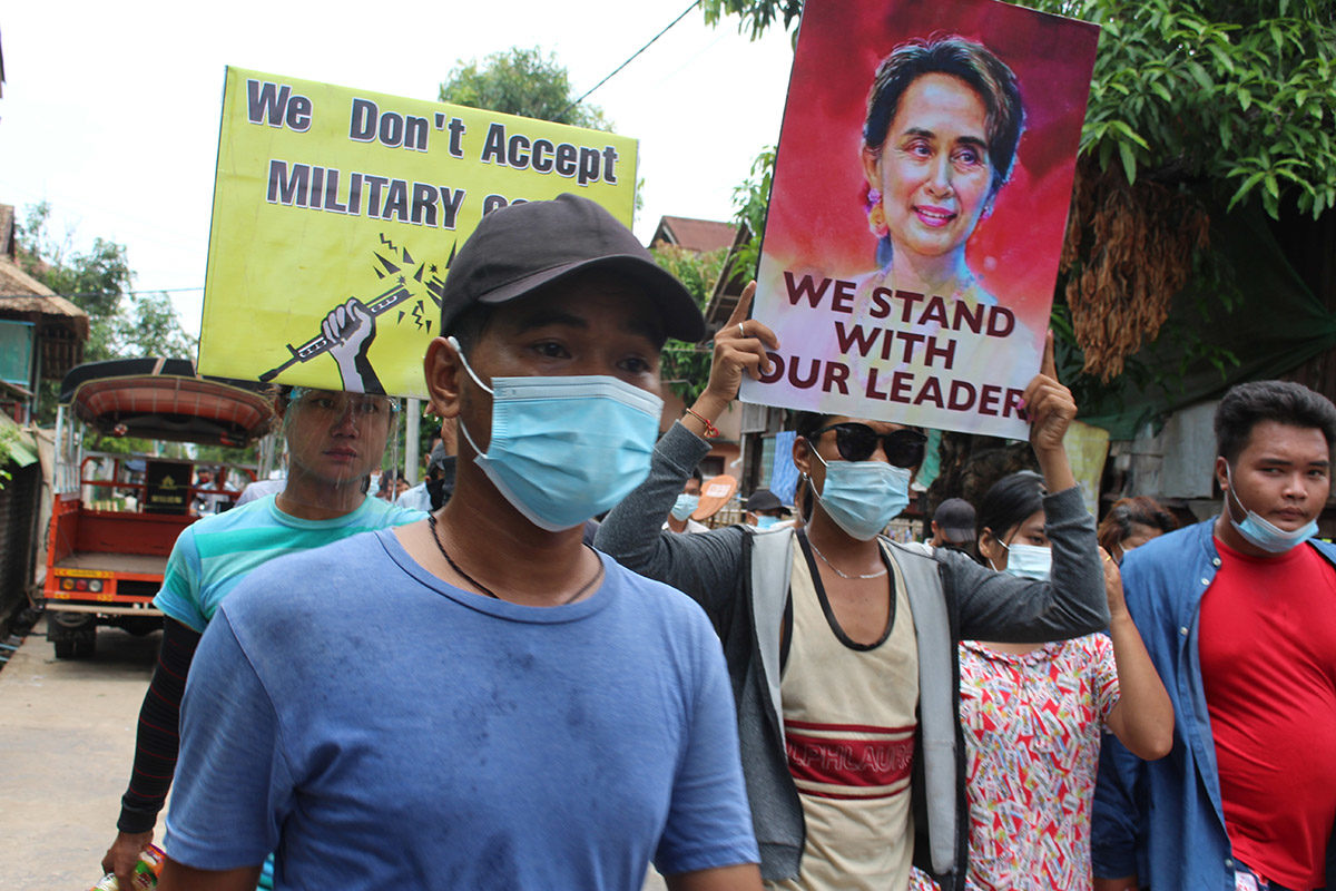 Myanmar death toll mounts amid protests, military crackdown | PBS News ...