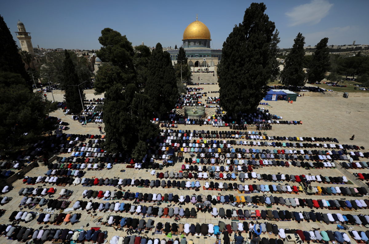 Muslims mark first Ramadan Friday prayers in Jerusalem since COVID ...