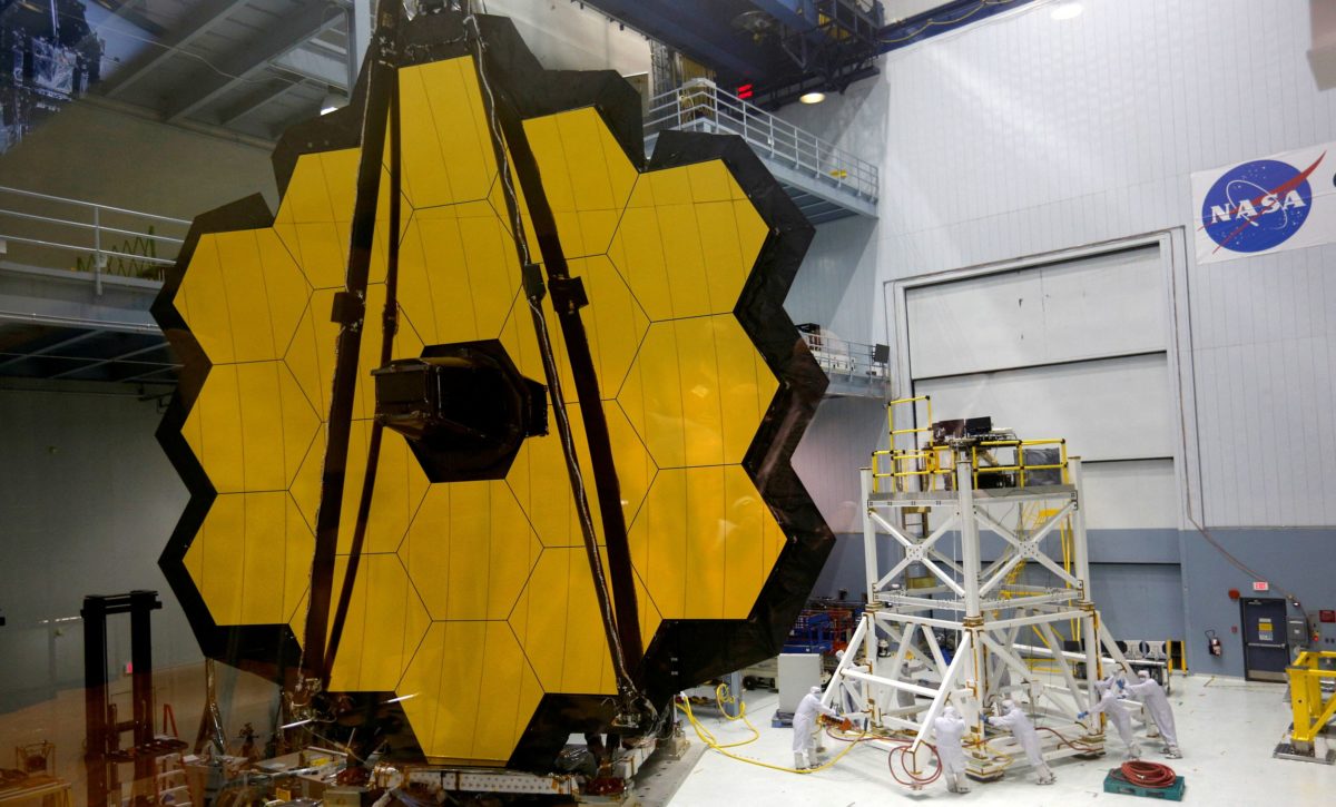 New James Webb Space Telescope reaches final stop 1 million miles away ...