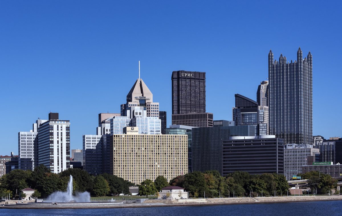 Human chain formed to help after Pittsburgh bridge collapse | PBS News