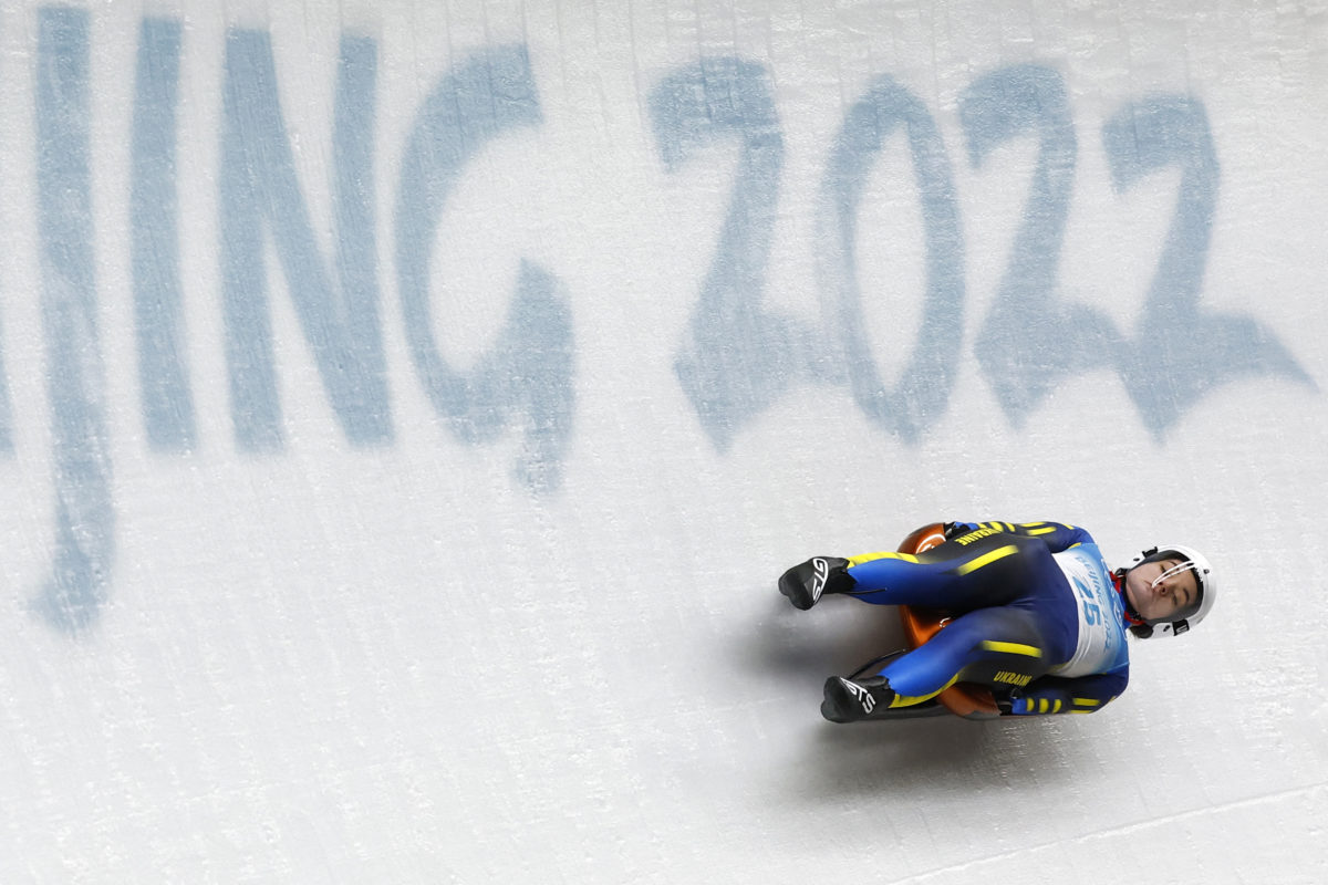 The high-speed physics of bobsled, luge and skeleton | PBS News