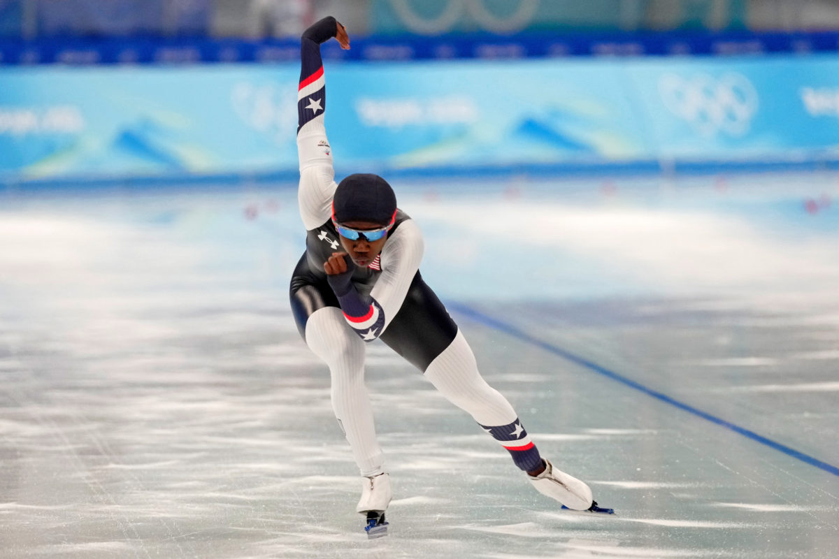 Erin Jackson of US 1st Black woman to win speedskating gold | PBS News ...