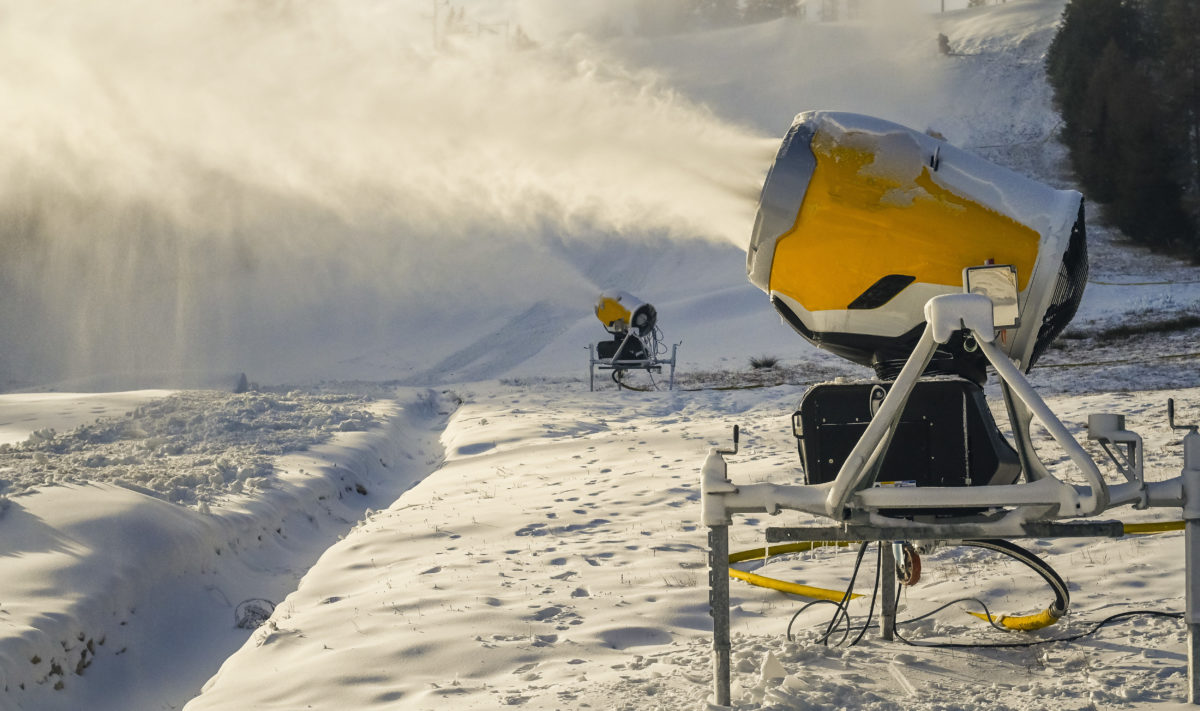 How competing on fake snow affects the performance of Olympic skiers ...