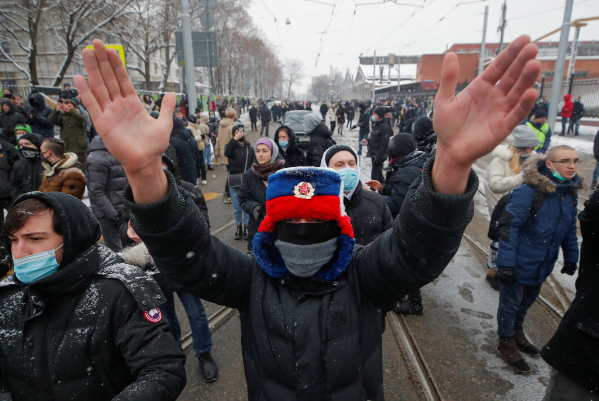 Amid Russia's new crackdowns, small signs of defiance emerge | PBS News