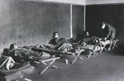 What happened when the 1918 flu pandemic met WWI | PBS News