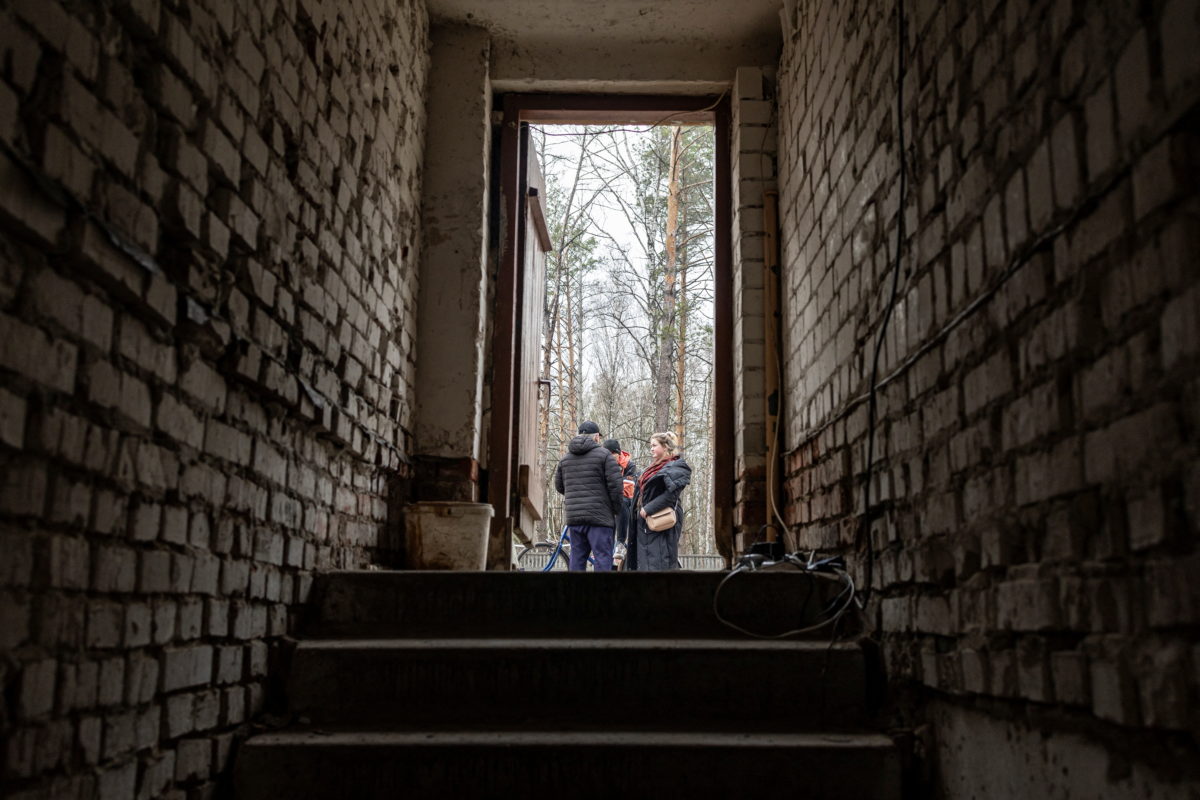 Ukrainian villagers recall weeks of deprivation in a school basement ...