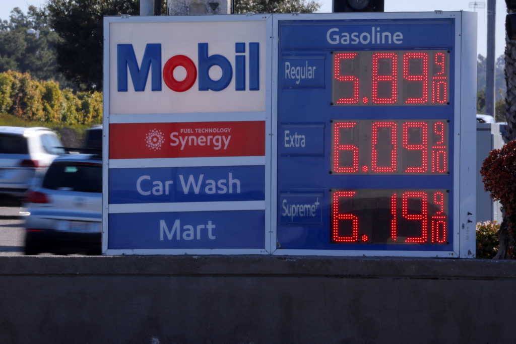 Inflation hits new historic high, painting a bleak economic picture ...