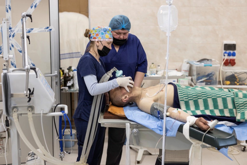Combat medics deliver lifesaving care on the frontlines of Russia's war ...