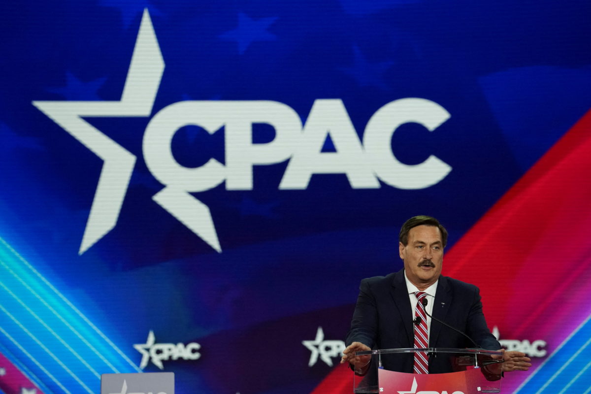 Mike Lindell, MyPillow chief executive, says FBI agents seized his ...