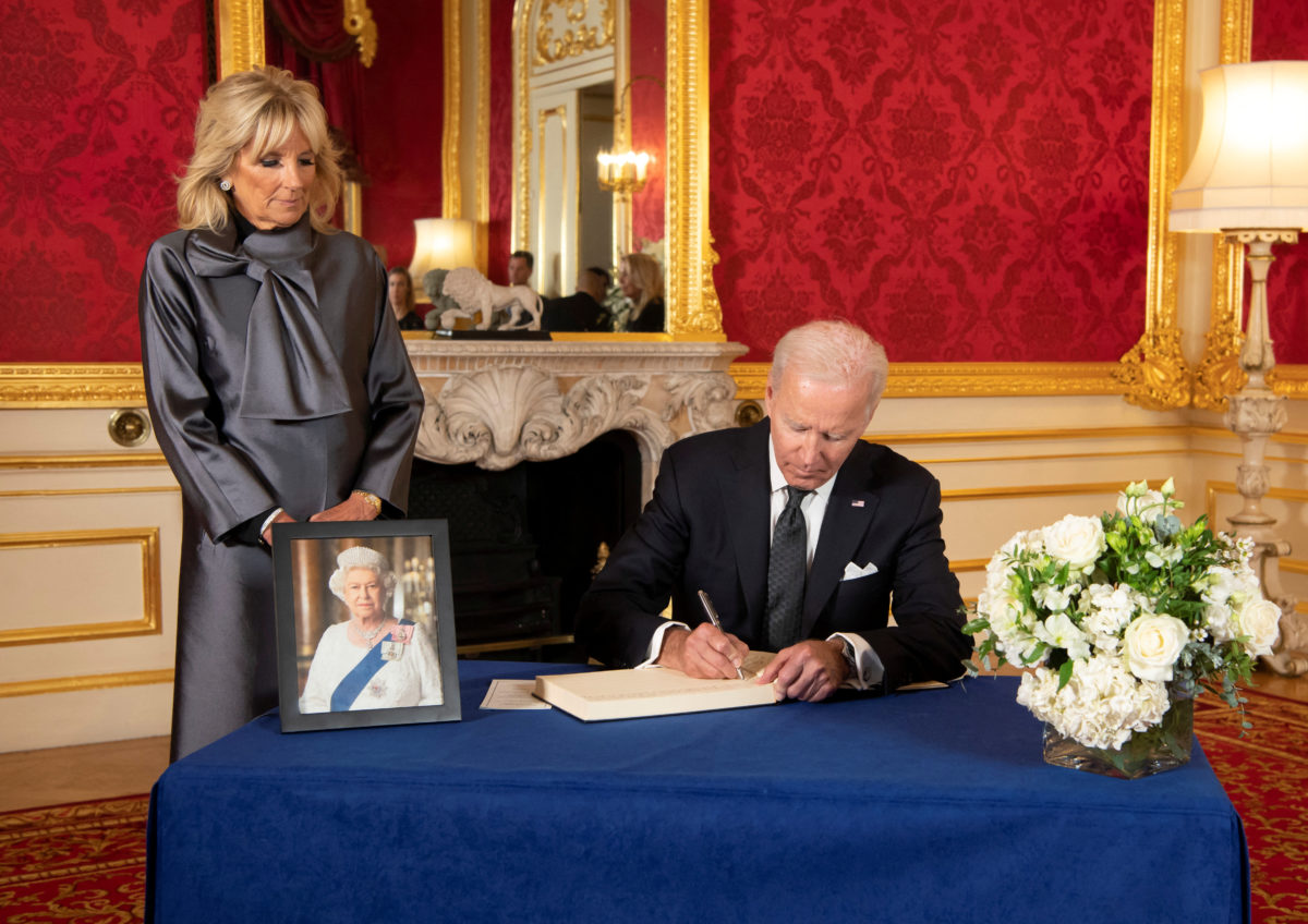 Bidens pay respects to Queen Elizabeth II ahead of Monday’s funeral ...