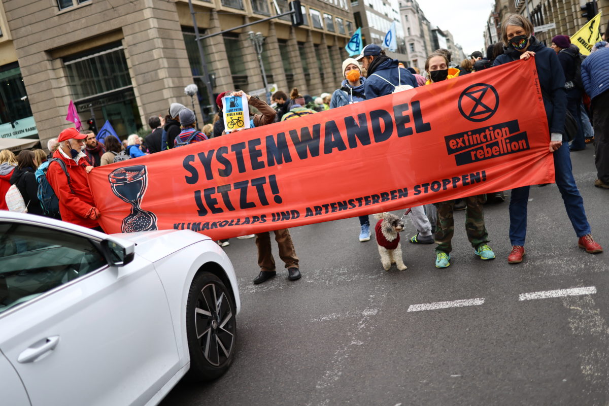 German Chancellor Scholz urges climate activists not to endanger others ...