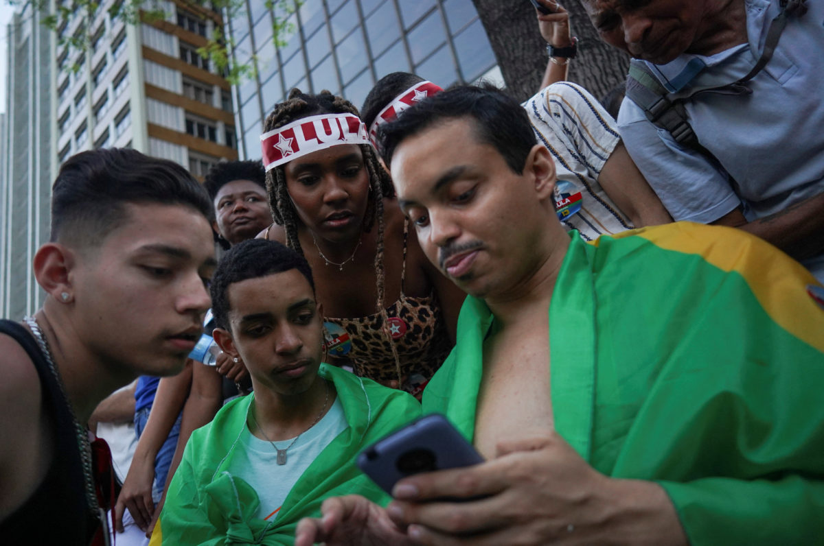 Lula edges ahead of Bolsonaro as final votes tallied in Brazil runoff ...
