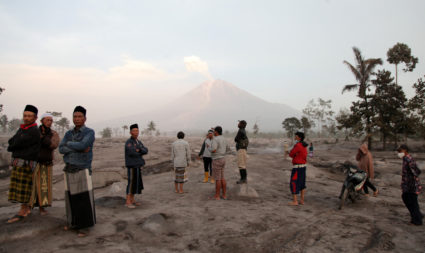 Rescue efforts resume in Indonesia after Mt. Semeru eruption | PBS News
