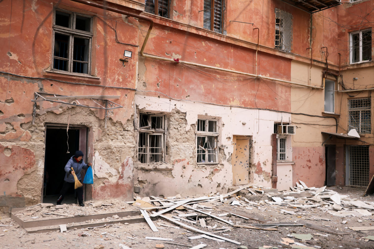 Latest Russian shelling kills at least 10 in Ukraine’s Kherson | PBS News