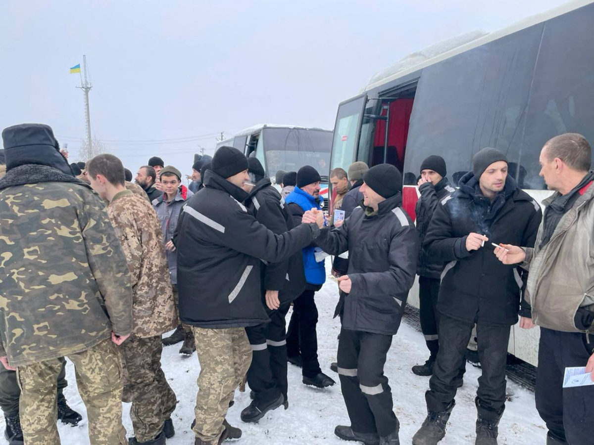 116 Ukrainian, 63 Russian POWs released in prisoner swap | PBS News
