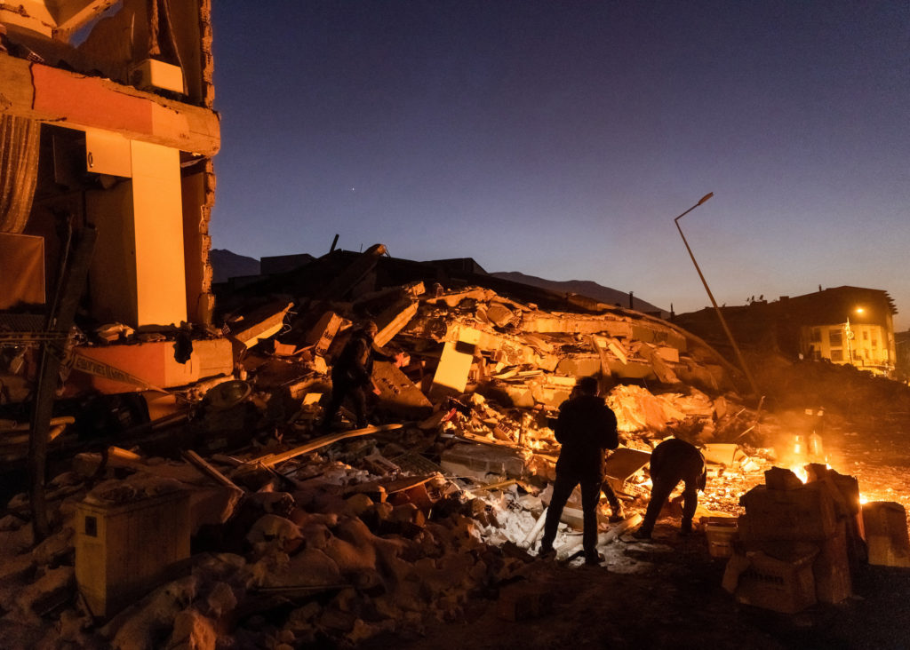 Frustration mounts, hope for finding survivors wanes as earthquake ...