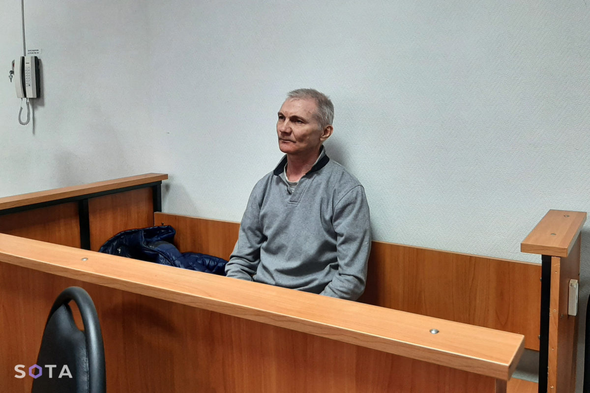 Russian court convicts father of teen who drew antiwar pictures | PBS News