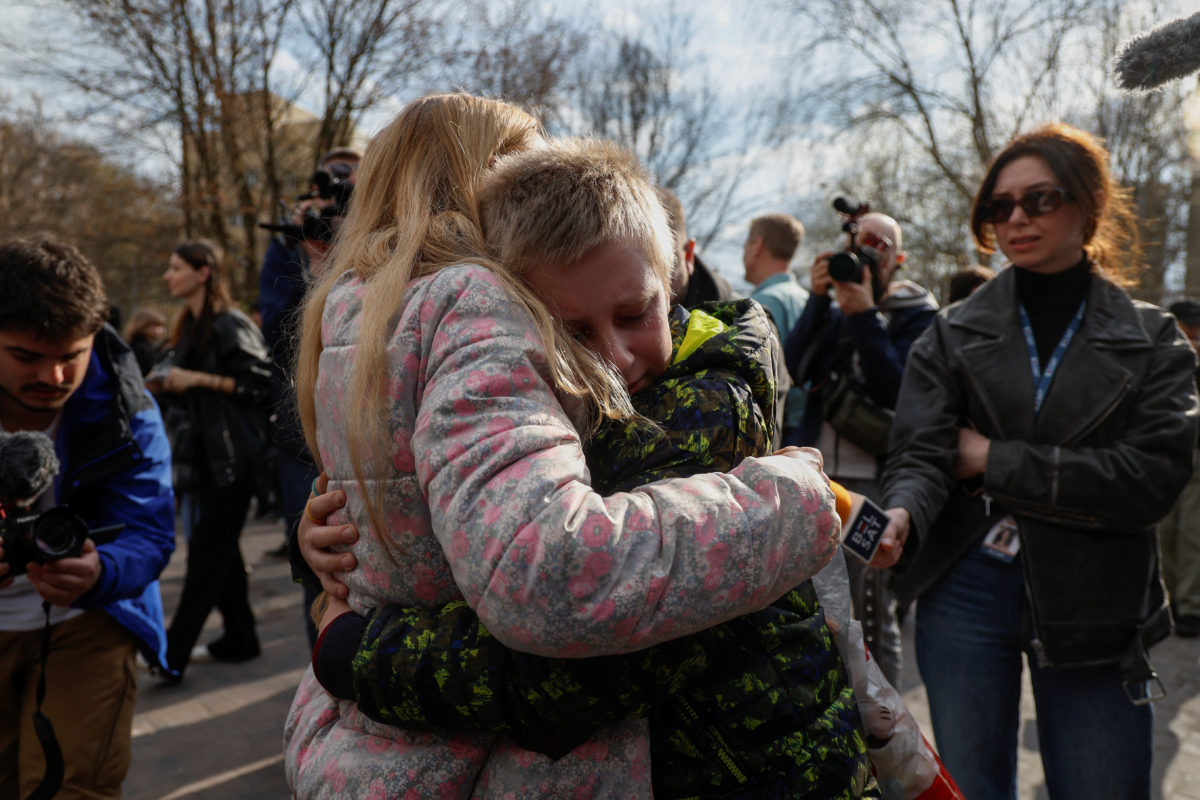 Ukraine brings home 31 children who were taken to Russia during the war ...