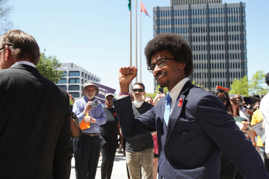 News Wrap: Memphis commissioners vote to return Justin Pearson to ...