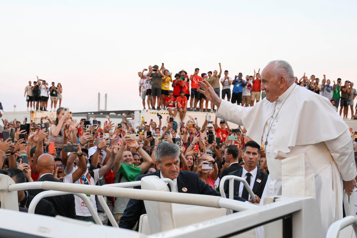 Pope Francis cuts appearances at youth vigil, Catholic shrine short ...