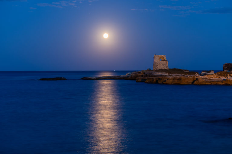 PHOTOS: Blue supermoon beams around the world | PBS News