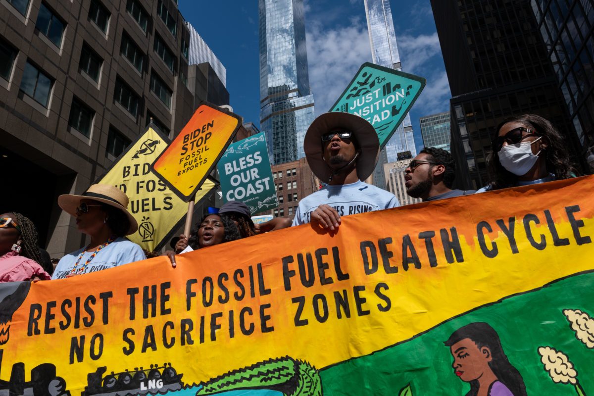 PHOTOS: Tens of thousands of activists march to kick off climate summit ...