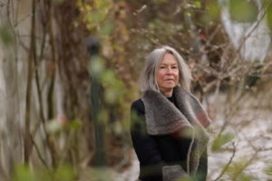 Louise Glück, Nobel prize-winning poet of terse and candid lyricism ...