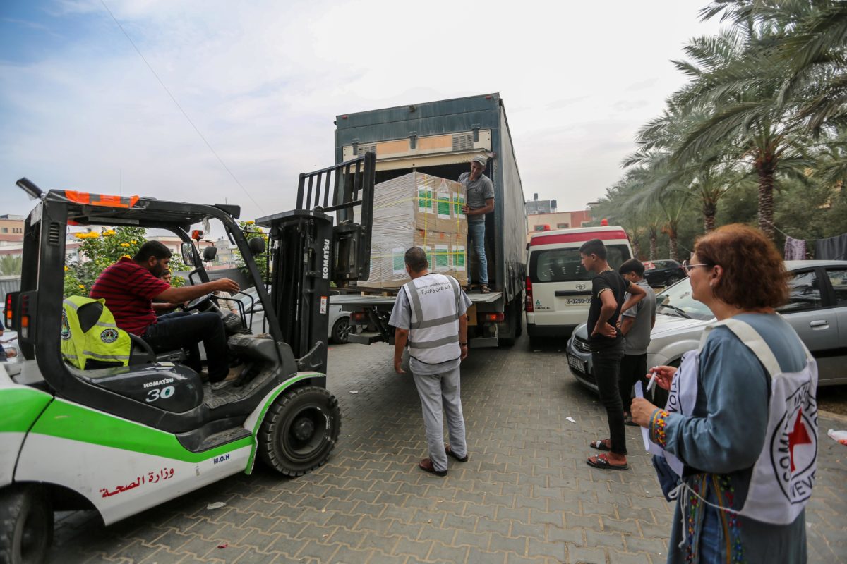 More aid arrives in Gaza as desperation mounts and Israel widens ...
