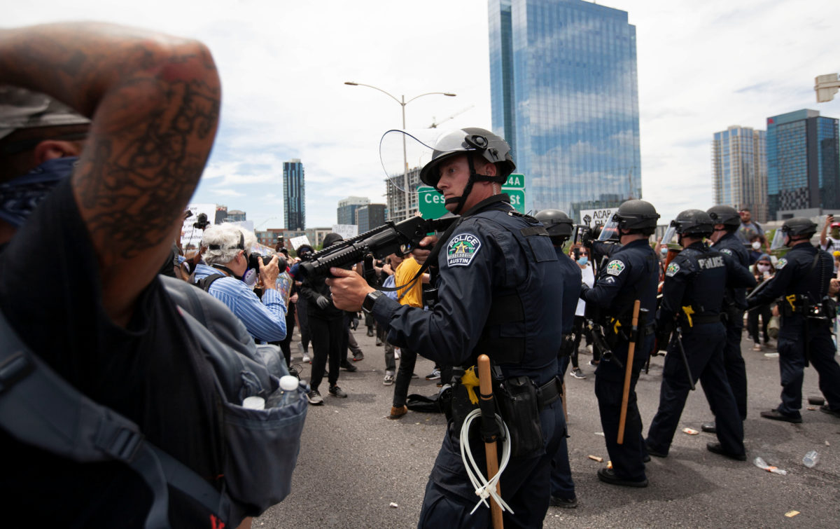 Texas prosecutor drops charges against 17 Austin police over tactics ...
